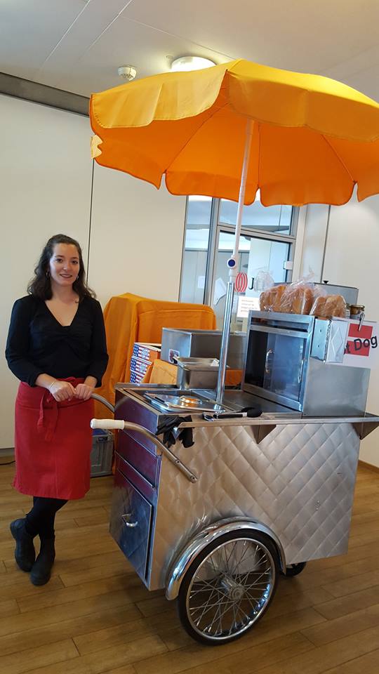 Hotdogmobil-mieten Sie unseren mobilen Bratwurstwagen-Hamburger ...